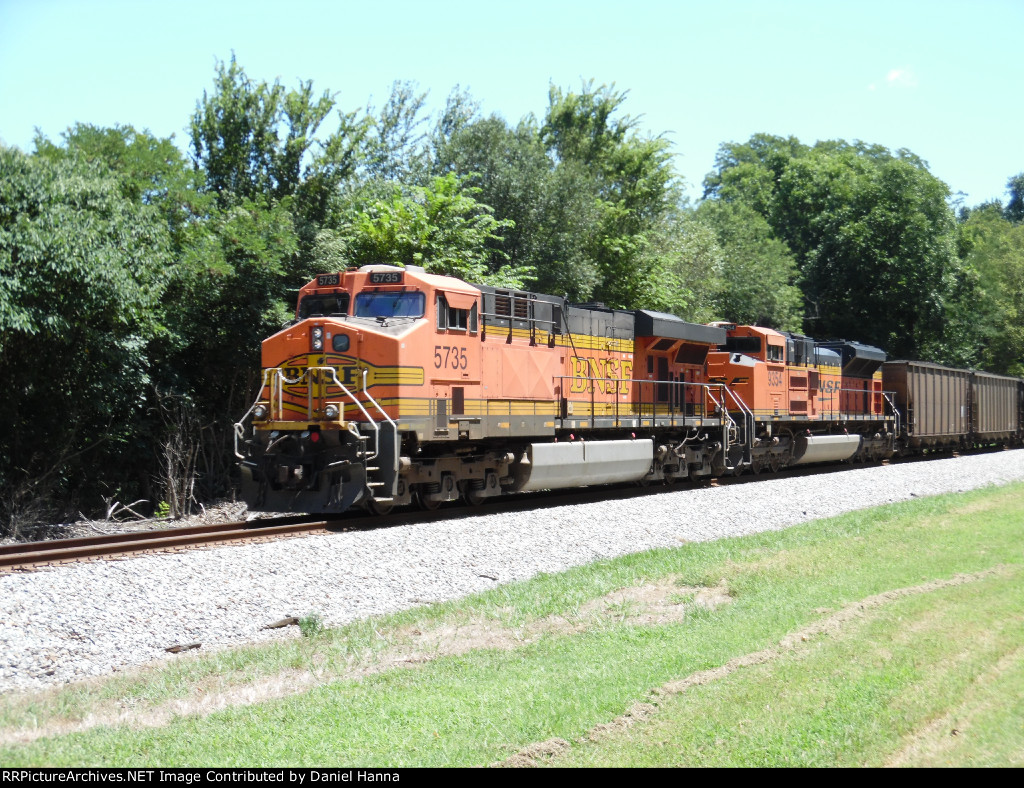 BNSF 5735
